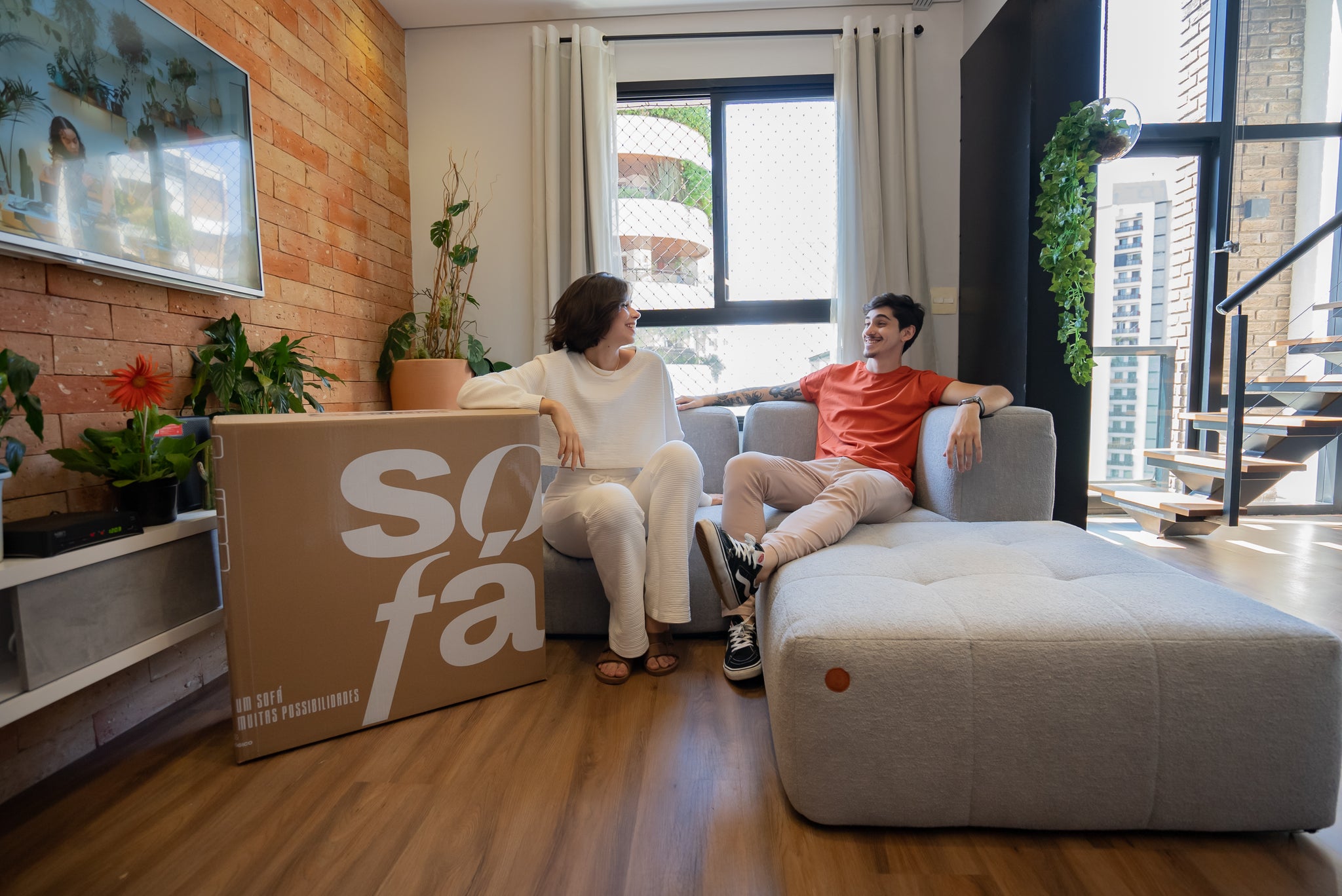 O que é e como funciona o Sofá na Caixa? | Sofá na Caixa